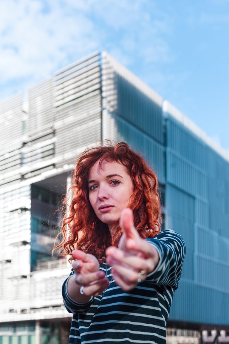 Razor Sharp – Tara Sharp 5 taster | Marianne de Pierres